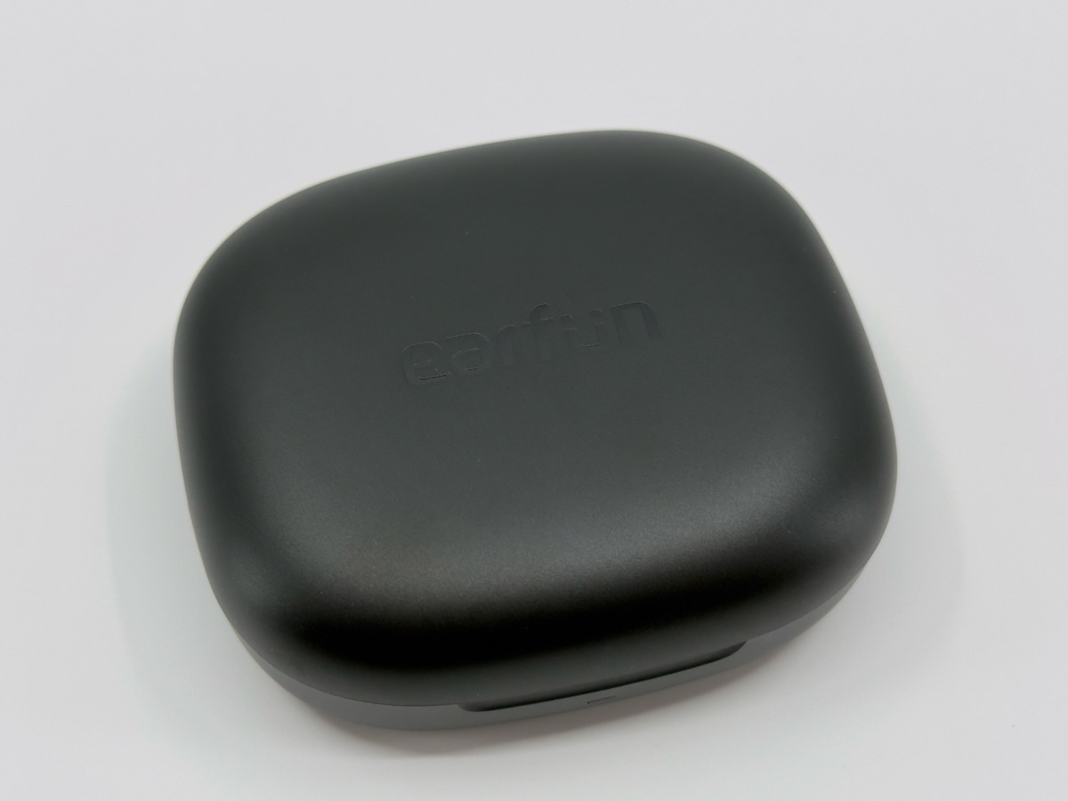 EarFun OpenJump レビュー｜快適な装着感が魅力の最新イヤホンを iPhone & Mac でチェック！お得に購入できるクーポンの使い方も解説 | コスパの良いガジェットが好きだぁ